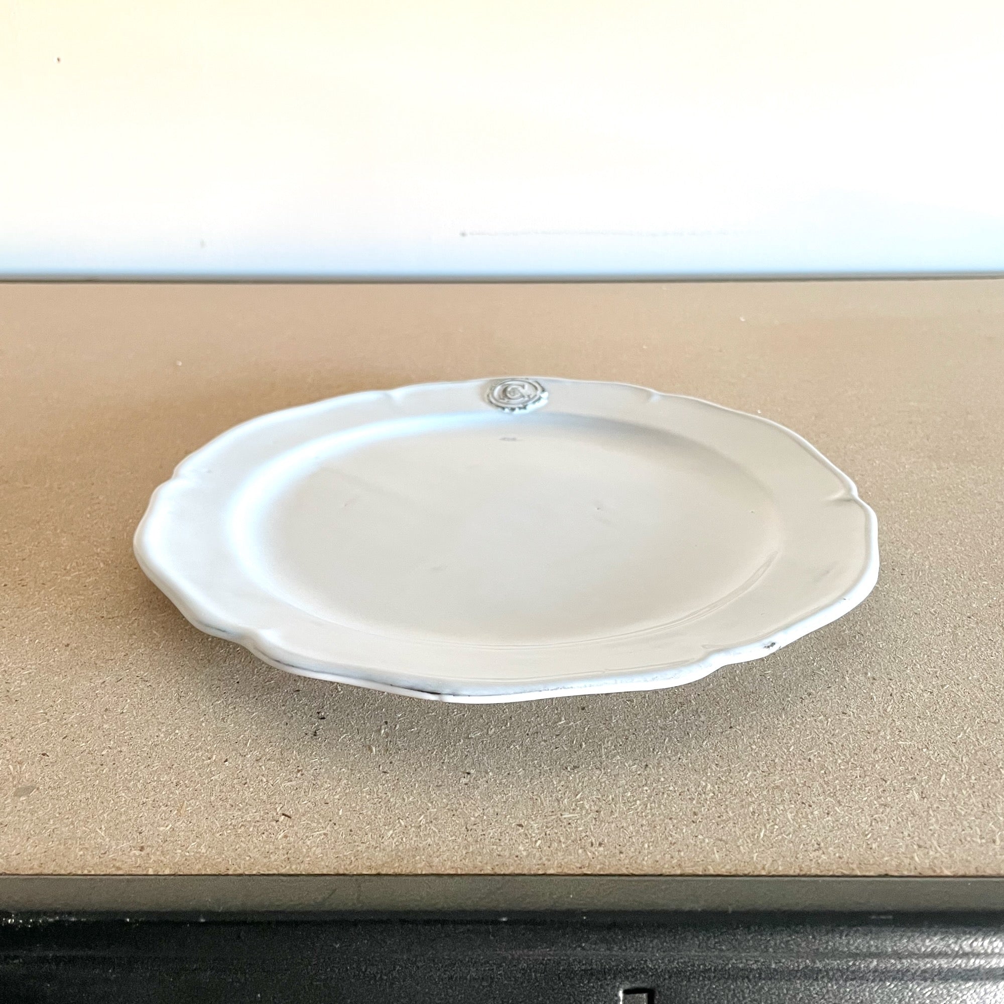 Louis XV plate | Handmade French ceramic plate | CARRON Paris
